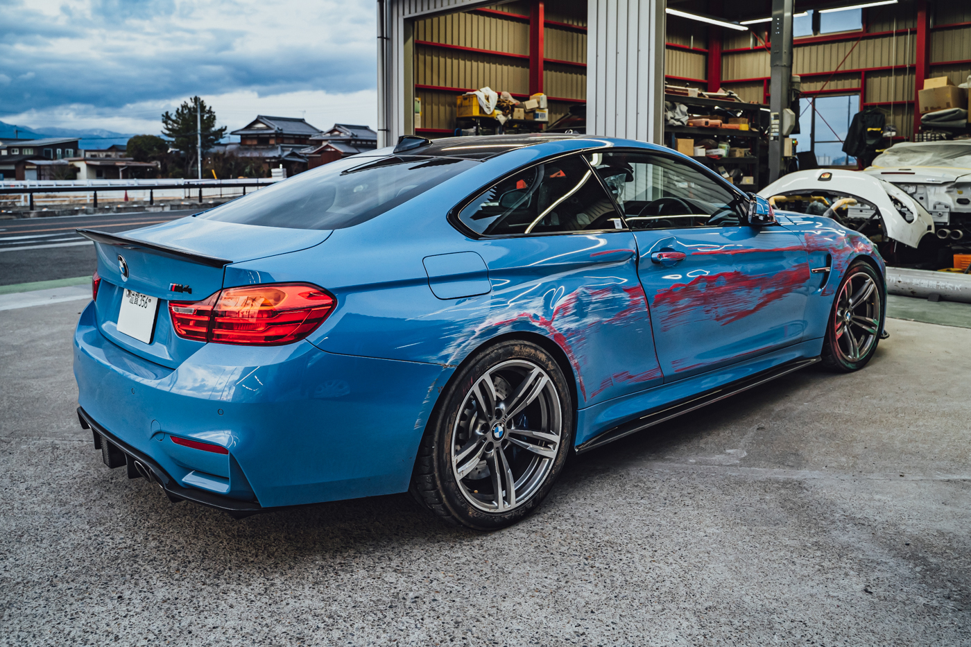 BMW M4 右側面鈑金修理 | RIPリップ – JUST BALANCE