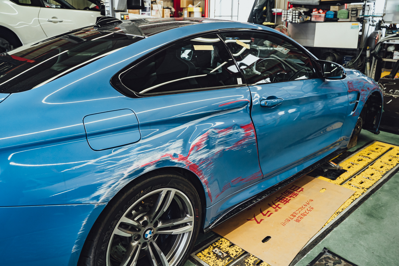 BMW M4 右側面鈑金修理 | RIPリップ – JUST BALANCE